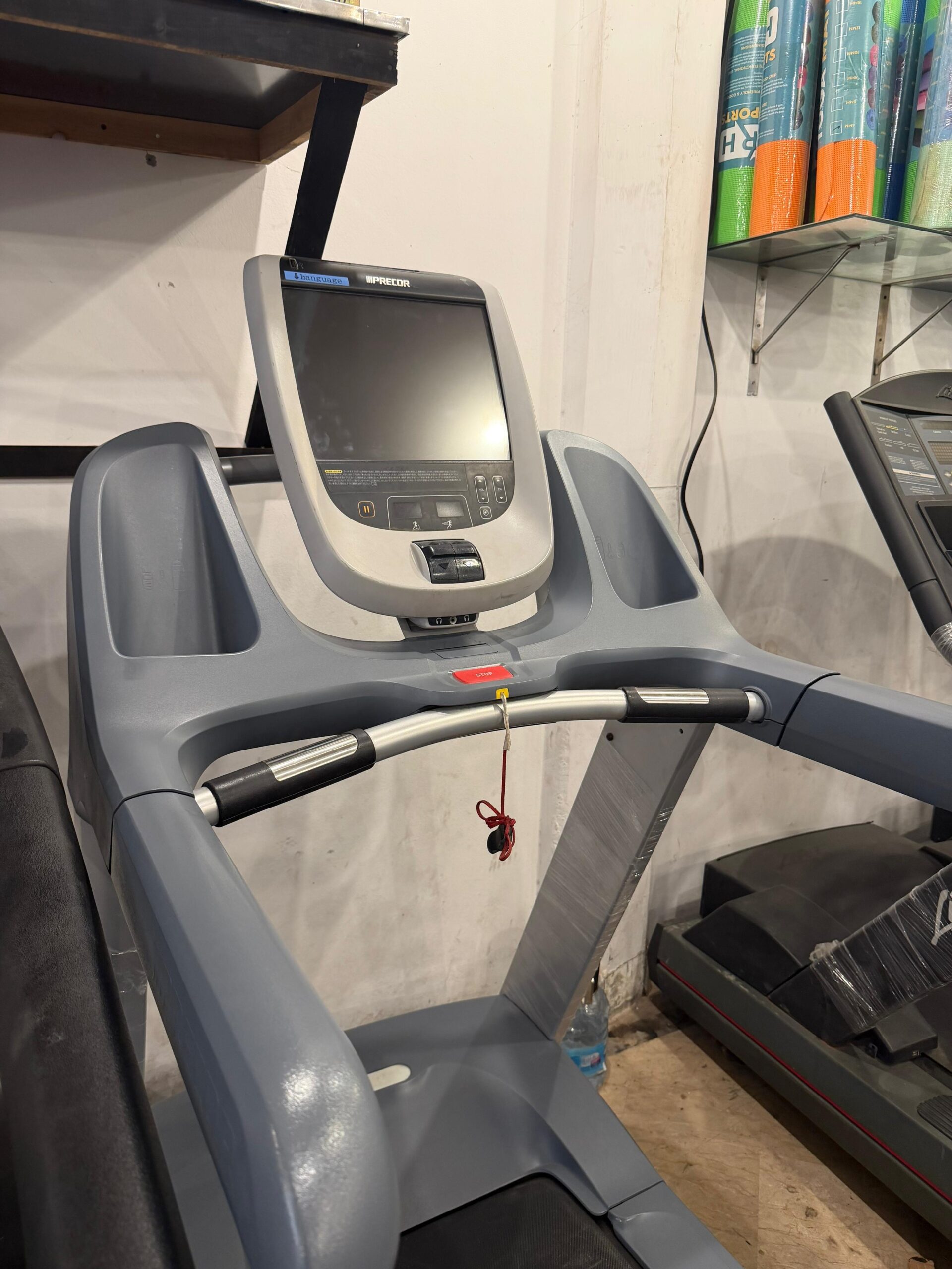 Precor TRM 885 Treadmill with P80 Console ( Refurbished ) | Z Fitness