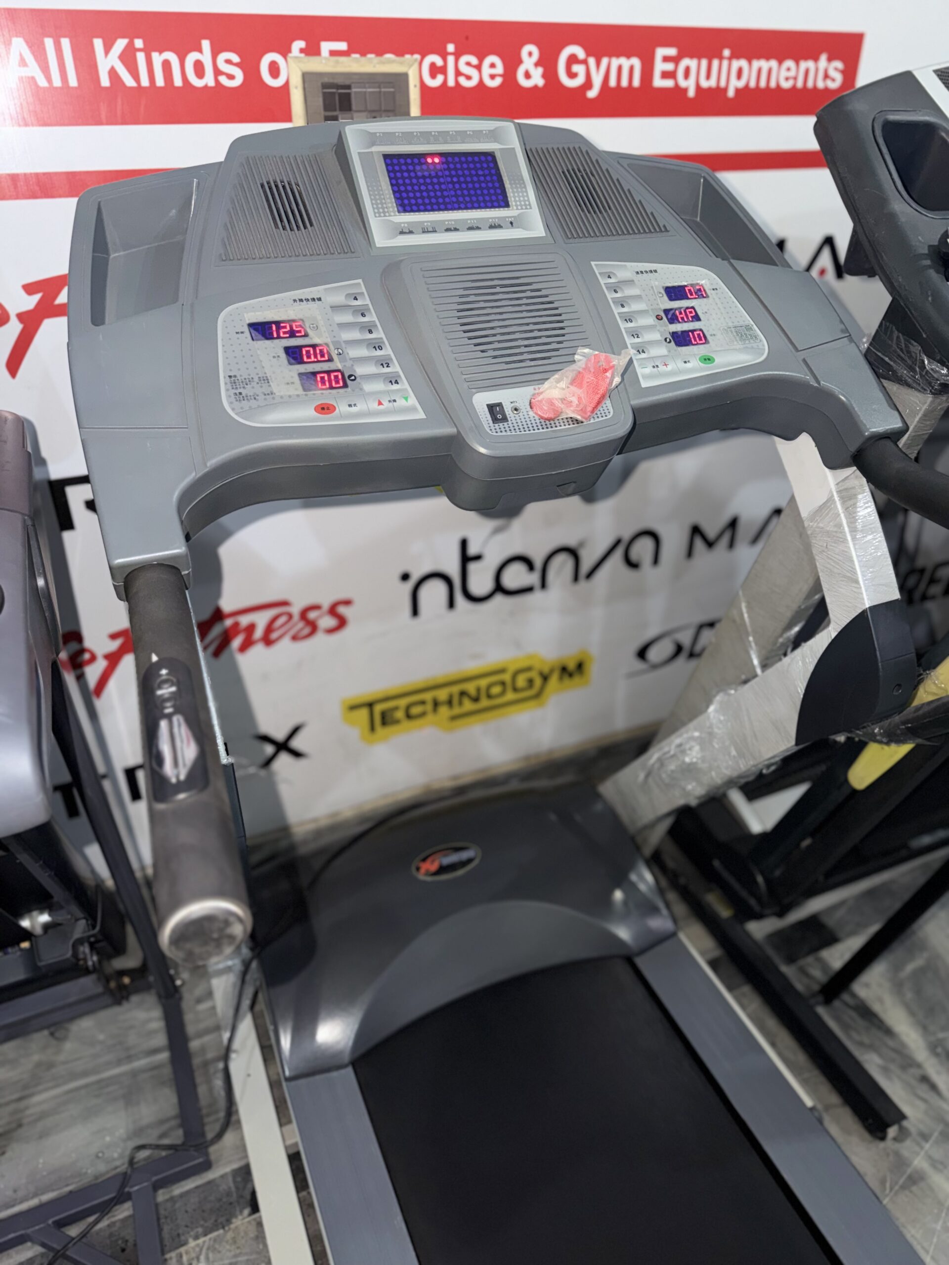 YORK SUPREME 7900 TREADMILL 150kg ( REFURBISHED ) | Z Fitness